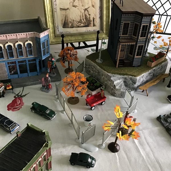 HALLOWEEN Fall Village Display Platform for Lemax / Department 56 ...