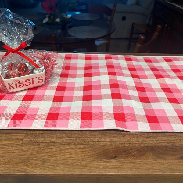 Halloween Table Runner, Skull Decor, Spooky Decor, Skull Home Decor ...