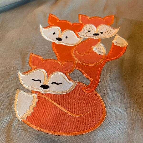 Stack of Foxes, Stack of Wild Fox Animals, 3 Foxes Family Machine ...