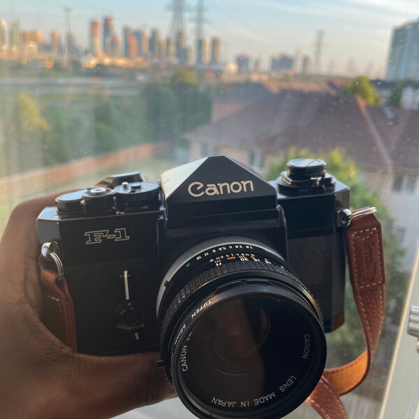 Rolleiflex Sl35mm SLR Manual Film Camera Mint Condition Distagon 35mm 2 ...