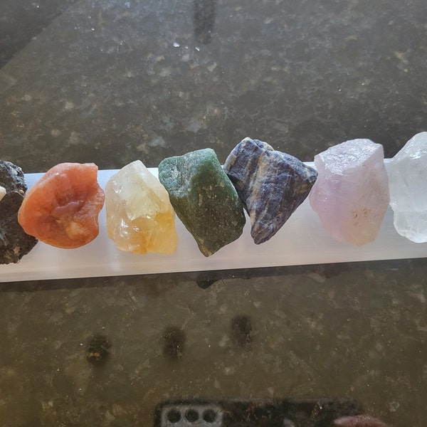Raw Crystal 7 Chakra Set With Selenite Plate - Chakra Kit - Crystals ...