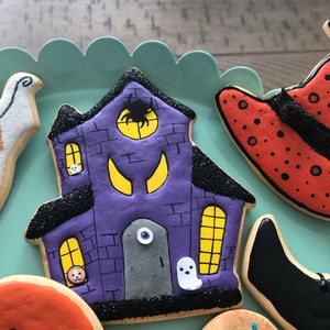 Blushed Bakes by Revas Haunted House 2 Halloween Cookie Cutter, Fondant ...