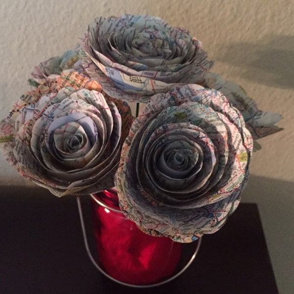 Map Paper Flowers, Set of 12, Travel Theme, Spiral Rose Decoration - Etsy