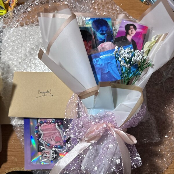 Photocard Bouquet-bts-v-taehyung - Etsy