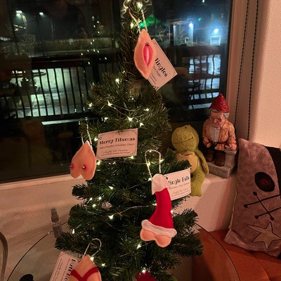 Merry Titsmas: Boob Ornament, Funny Gag Gift, Tits Xmas, Adult Stocking ...