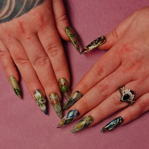 Vitrella Stained Glass Press-on Nails – 3D Gold Details, Floral Accents ...