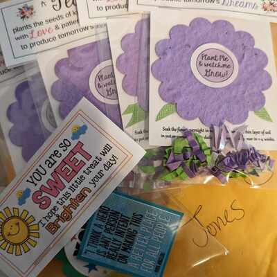 A TEACHER FLOWER bloomin' Plantable Seed Paper Gift Bags, Mothers Day ...
