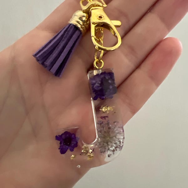 Handmade Resin Flower Keychain, Flower Keychain, Circle Keychain ...