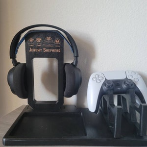 Personalized Wooden Headphone Stand for Boyfriend, Christmas Gifts ...