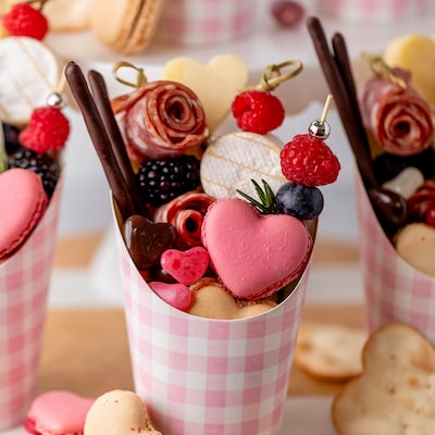 Red and Green Plaid Christmas Charcuterie Cups, Set of 10, 8oz ...