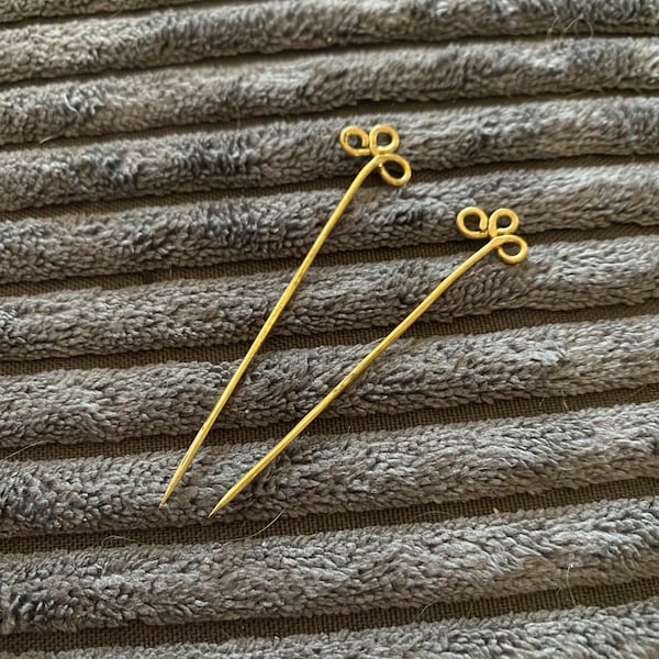 Medieval Brass or Copper Pins. Veil Pins. Sewing Pinned Needles. Dress ...