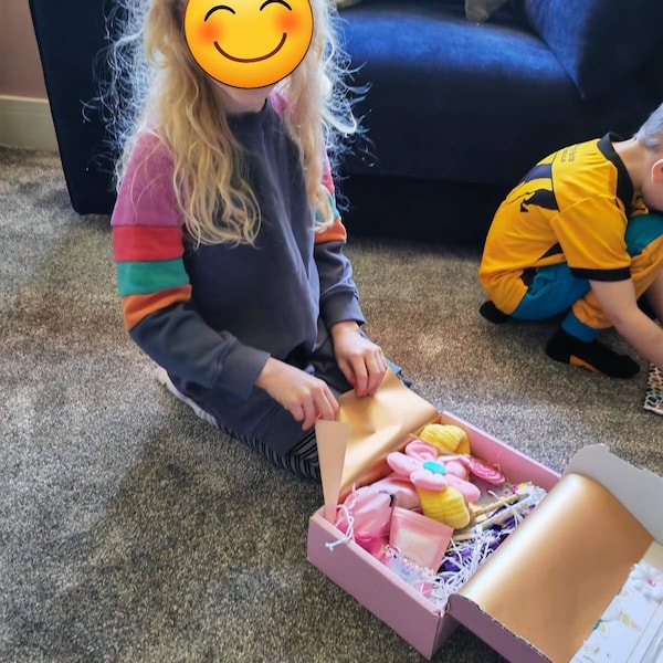 Teenage Pamper Gift Box Relaxation Set /mini Pamper Me/ Teen Queen ...