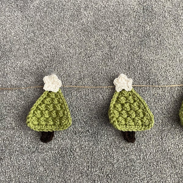 Crochet Christmas Tree Pattern + Video Stitch Tutorials / Bobble Tree ...