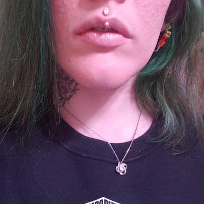 16g Oval Medusa Piercing Oval Lippy Loop Labret Lip Surgical Steel Lip ...