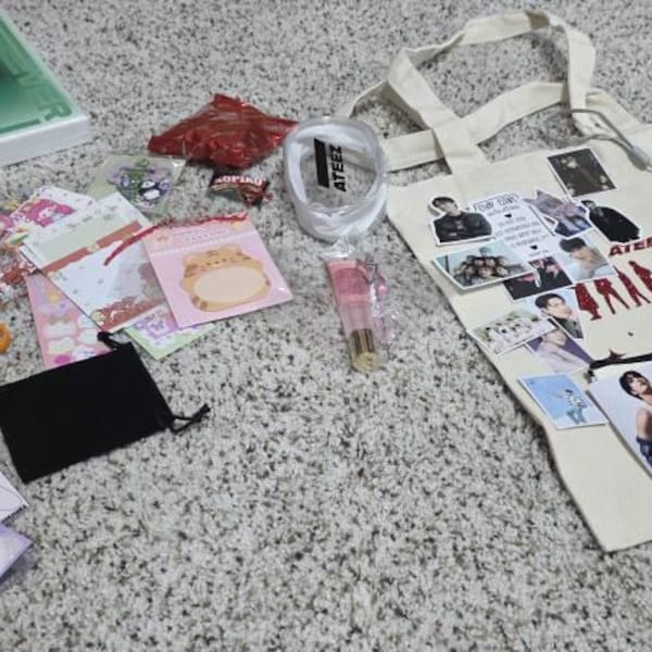 Kpop Box Gift for Kpop Fans Handmade Accesories K-pop Merch - Etsy