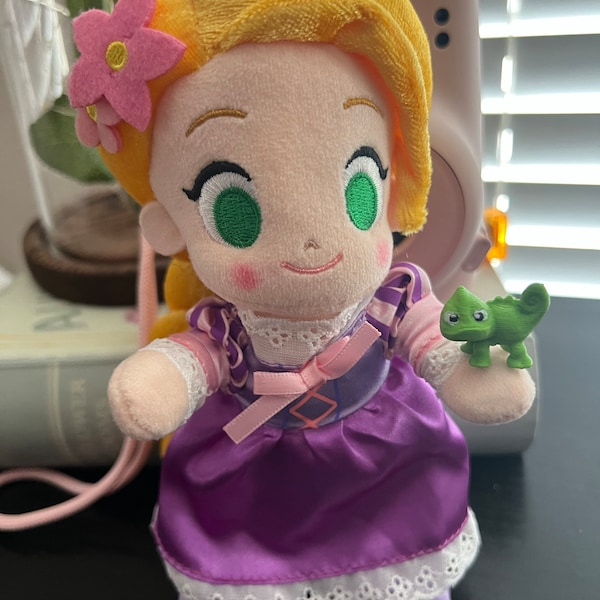 Pascal **now Available in Different Sizes**, Rapunzel's Sidekick for ...