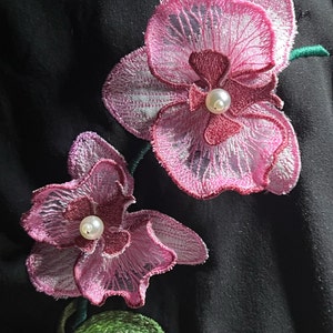 African Woman Machine Embroidery Design to Create a Brooch - Etsy