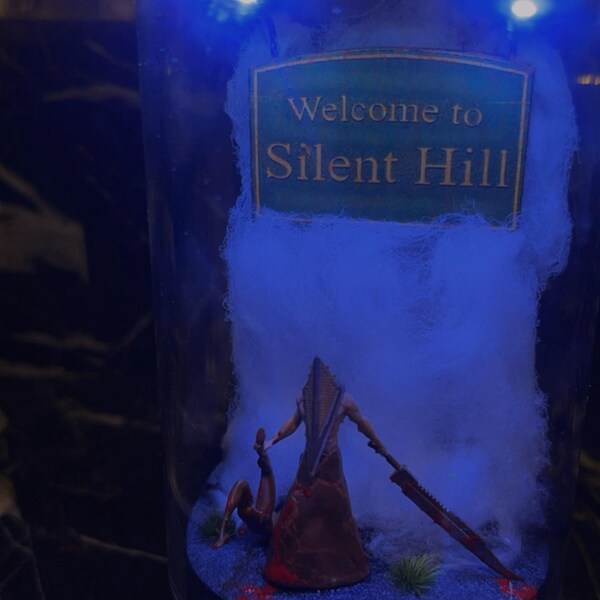 Pyramid Head LED Lamp Glass Dome Vers 1.0 - Welcome to Silent Hill ...