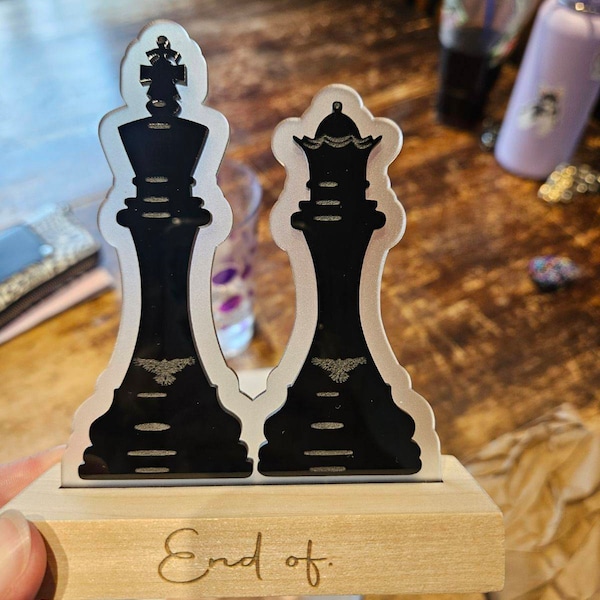 Officially Licensed the Finish Line Raven King and Queen Chess Pieces ...