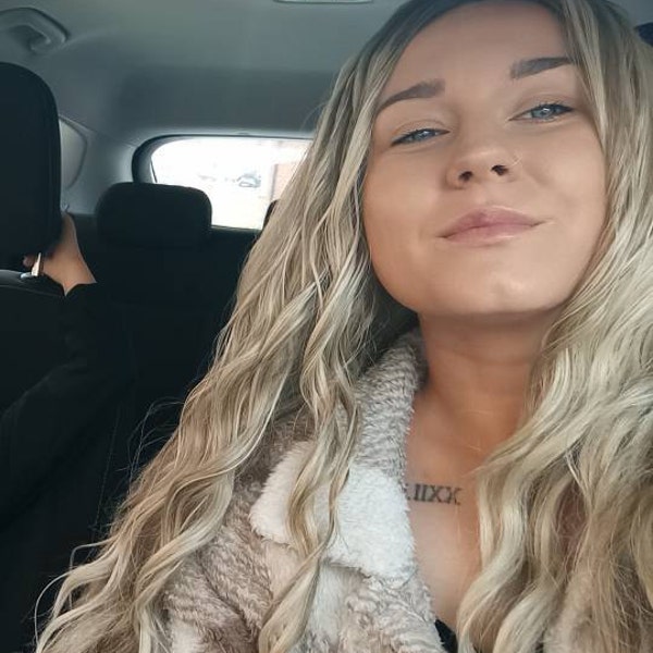 Kelly Brunette Brown Wavy Synthetic Hair Wig, Soft 13x4 Swiss Lace ...