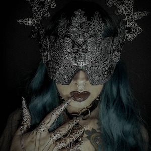 Gothic Blind Masquerade Mask, Skeleton Hand Mask, Halloween Mask for ...