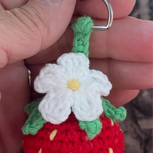 Strawberry Keychain Crochet Pattern PDF. Cute Amigurumi Key Holder ...