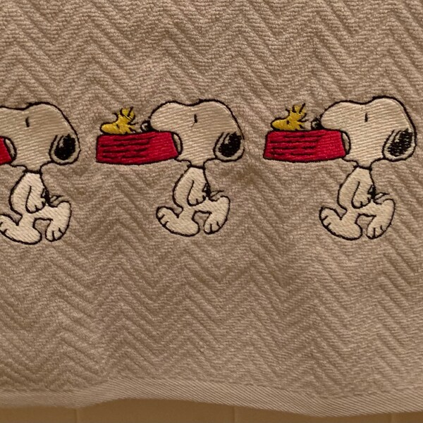 20 Snoopy Machine Embroidery Designs, Peanuts Embroidery, Woodstock ...