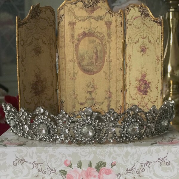 Regency Revival Tiara Made of Clear Rhinestones With Emerald Green ...