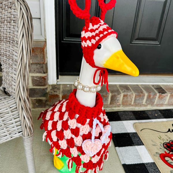 Crochet Pattern for Valentine's Day Outfit Heart Hat and Poncho for ...