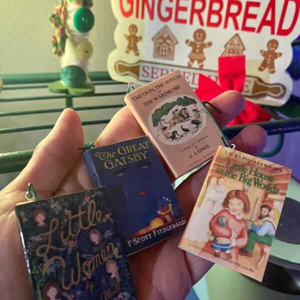 Safari Monthly Milestone Discs, Hello World Sign, Baby Announcement 1 ...