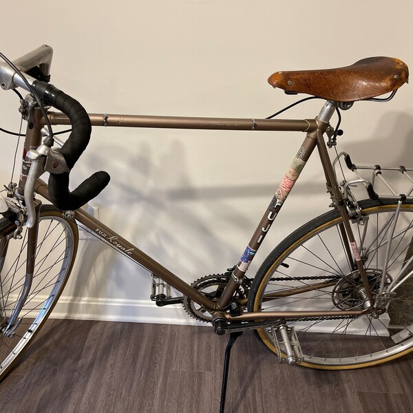 Tata BTS BT21 Peeker Sticker Kpop (holographic) - Etsy