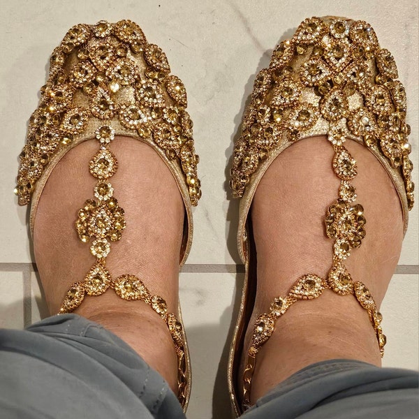 Handmade Gold Khussa / Juttis /ladies Pakistani Indian Khussa Sandal ...