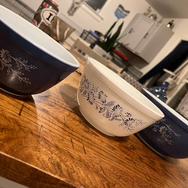 Robin's Egg Blue Vintage Pyrex Mixing Bowls Complete Set of 4 Solid ...