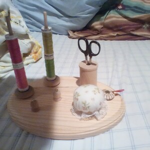 Single Thread Holder Red Floral, Seamstress Gift, Spool Holder With ...