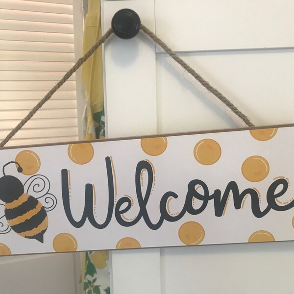 Yellow, Black, and White Polka Dot Welcome Bumblebee Wreath Sign ...