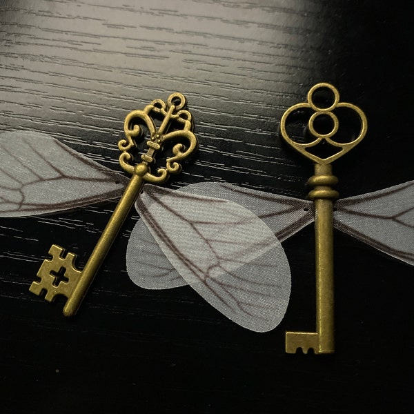 Large Flying Keys - Antique Bronze, Unique and Handmade - Beautiful Set ...