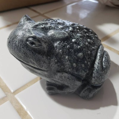 Chilled and Relaxed Toad Concrete Statue Free Shipping Home or Garden ...
