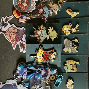 Qoh Card Pack Mini Enamel Pin Alice in Wonderland Queen of Hearts - Etsy