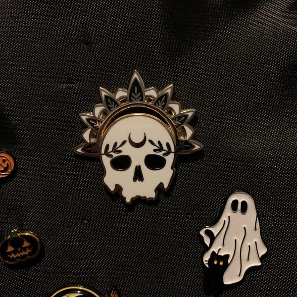 Spirit Board Planchette Enamel Pin, Spooky Enamel Pin, Cute Halloween ...