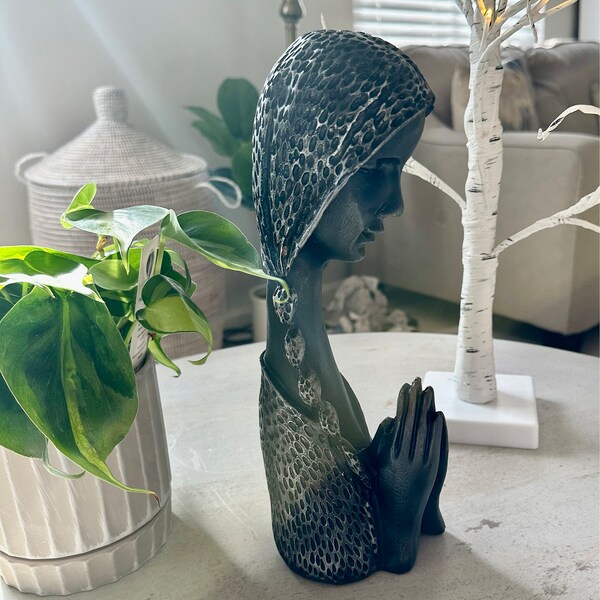 Sacred Serenity: Praying Woman Statue - Inspiring Religious Figurine ...