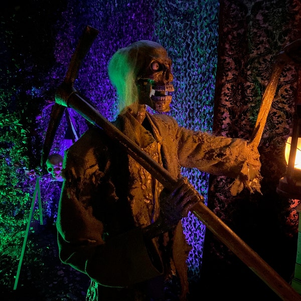 Realistic Foam PU Pickaxe Pick Axe Hatchet Horror Movie Prop Bloody ...