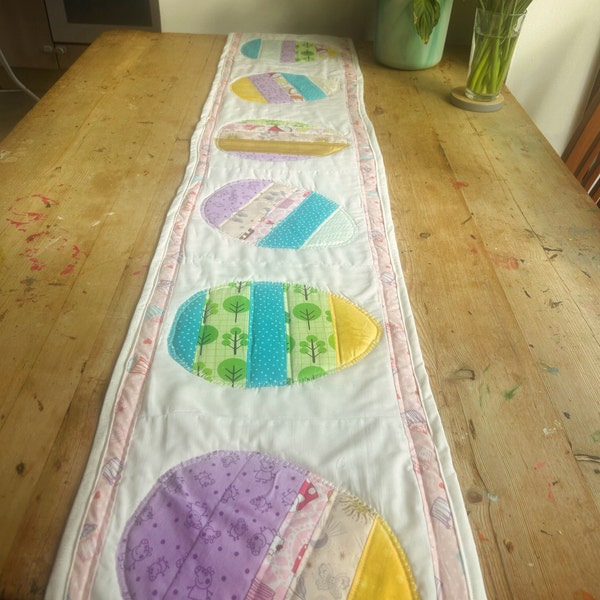 Happy Hunting - Easter Table Runner Pattern - Downloadable Version - Etsy