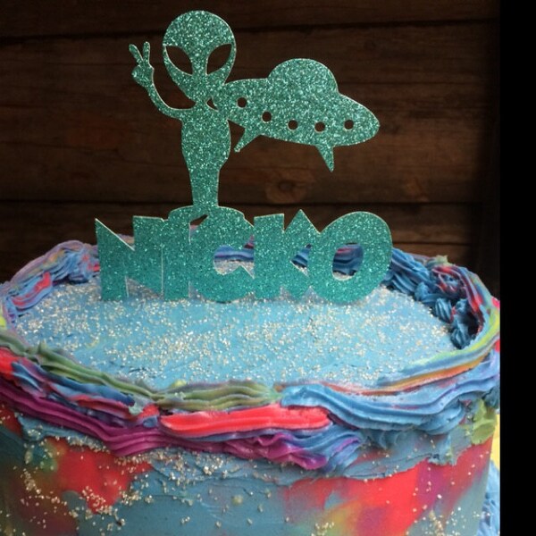 Custom Alien Cake Topper, Alien Themed Party Decorations, Space Party ...
