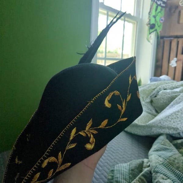 Custom Two Tone Embroidered Medieval Chapeau a Bec/bycocket/robin Hood ...