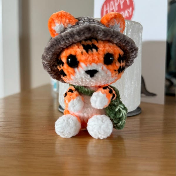 Baby Tiger Crochet Pattern | Safari Tiger | Cute Tiger With Safari Hat ...