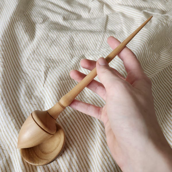 Spindle Stand: Beechwood, Oak, Acacia, Pear, and Natural Pink Wood for ...