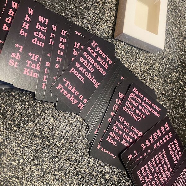Who's the Biggest Hoe?-adult Card Game,drinking Game,card Game,ladies ...