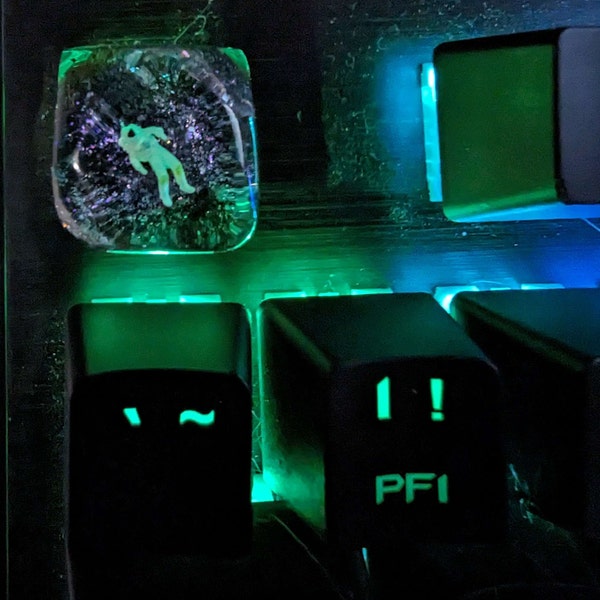 Interstellar Artisan Keycaps, Galaxy Resin Keycap, Astronaut Diamond SA ...