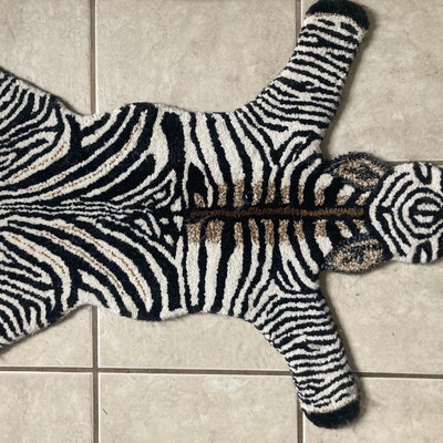 Evile Face Hand Tufted Rug in New Zealand Wool Designer Hand Tufted ...