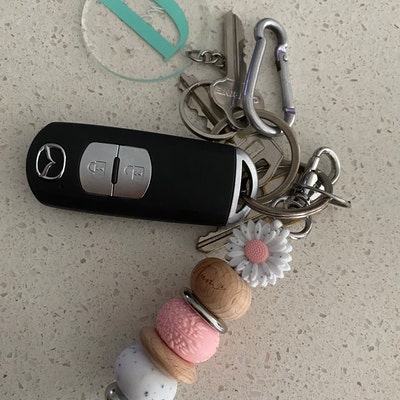 Mum Speckled White Daisy Keychain Gifts for Mum Keys - Etsy Australia